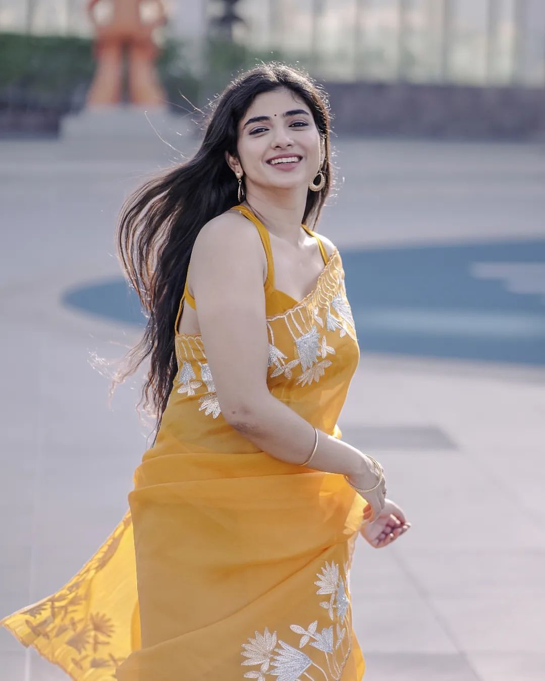 వలపుల వయ్యారాలతో ఊరించేస్తున్న ప్రజ్ఞా నగ్రా | Pragya Nagra Mesmerizes ...