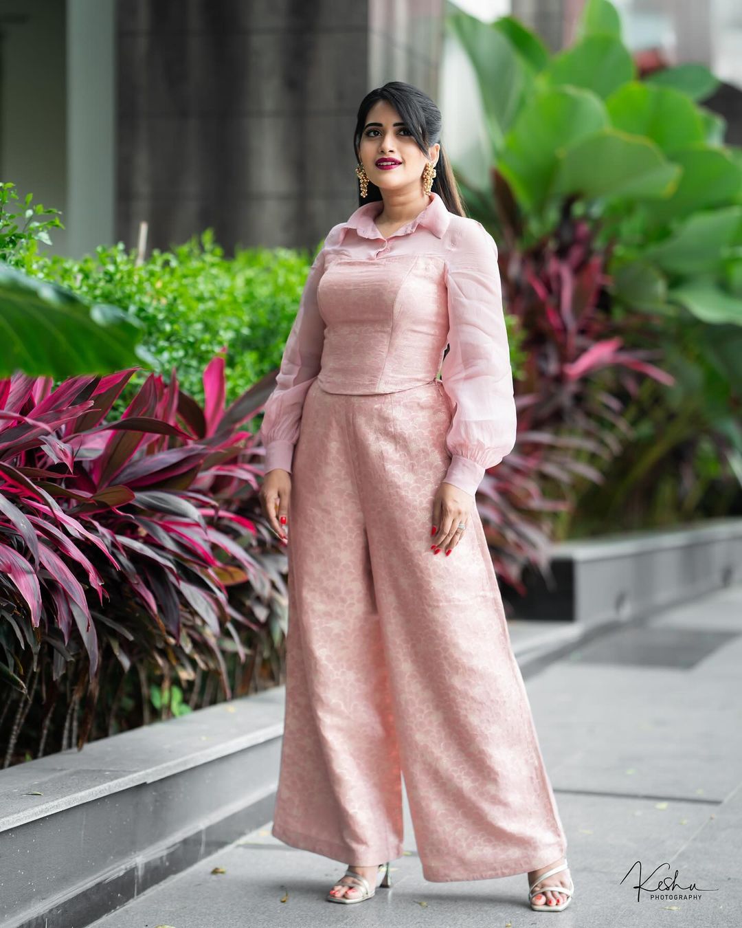 సవ్రంతి చొక్కారపు సోయగాలు.. కుర్రాళ్ల గుండెల్లో జిగేల్ | Sravanthi ...