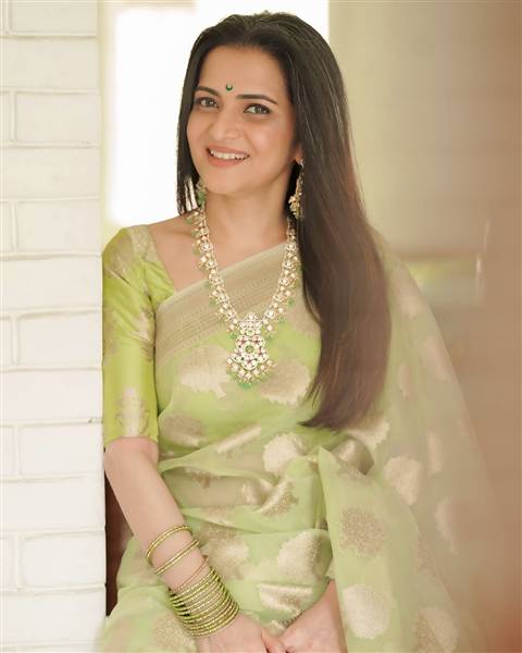 பிங்க் கவுனில் க்யூட்டாக இருக்கும் டிடி.. இணையத்தை கலக்கு லேட்டஸ்ட் புகைப்படங்கள்! | Actress Dd ...