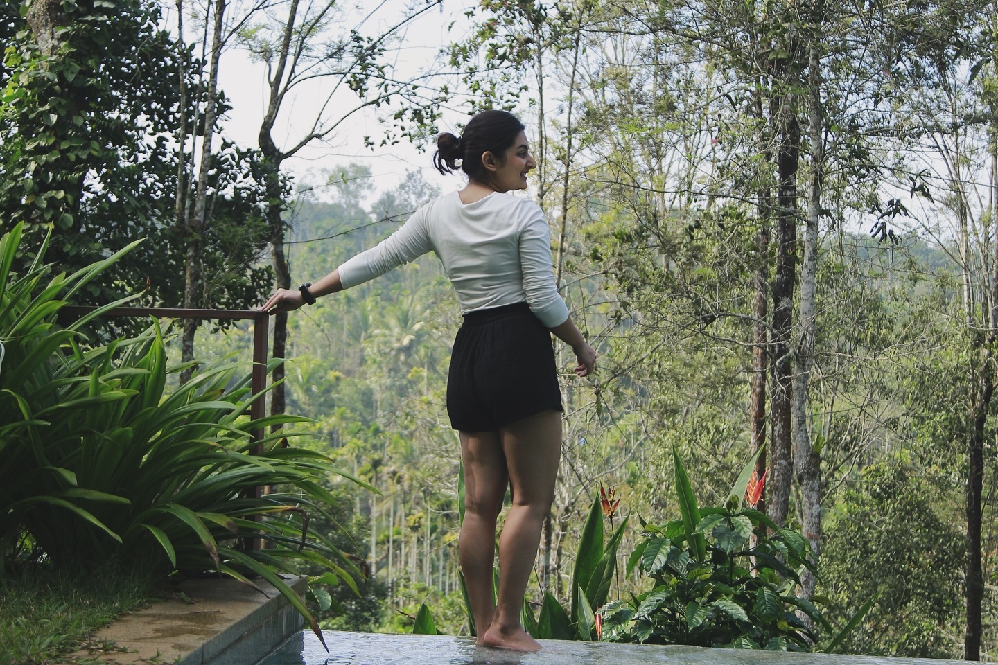 வயநாட்டில் வெகேஷனை என்ஜாய் பண்ணும் எஸ்தர் அனில்.. வெளியான லேட்டஸ்ட் ...