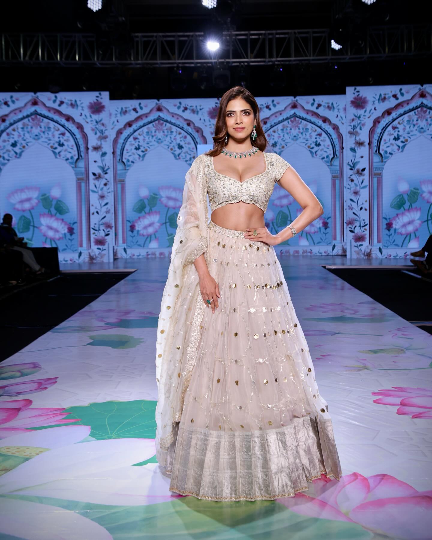 ஃபேஷன் ஷோவில் மாளவிகா மோகனின் அழகிய ரேம்ப் வாக்.. வெளியான லேட்டஸ்ட் ...