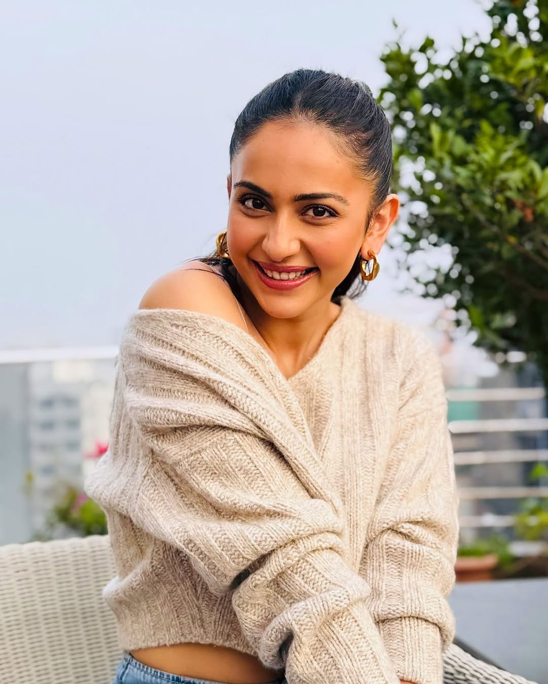 రకుల్ ప్రీత్ సింగ్ అందాల మెరుపులు.. సొగసులతో చిత్తు చేస్తుందిగా | Rakul ...