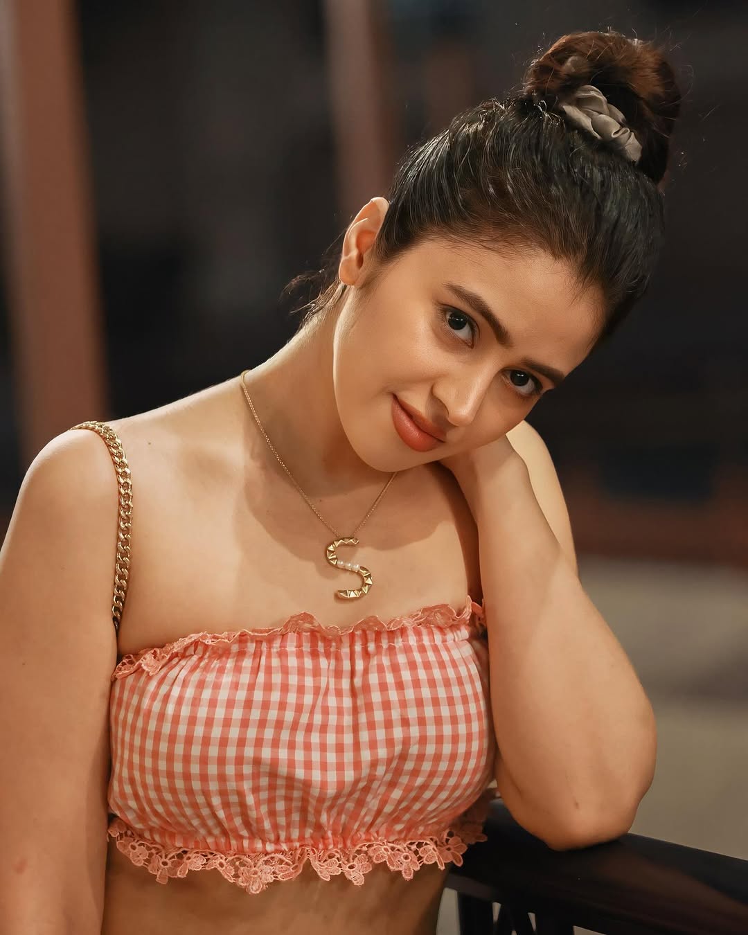 బాత్ టబ్‌లో అన్ని కానిచ్చేస్తున్న శోభితా రాణా | Shobhita Rana Showing ...