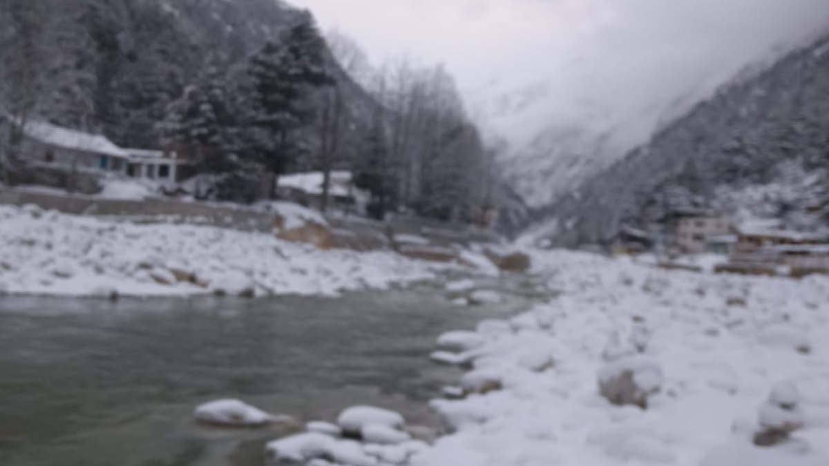 uttarakhand weather Photos Snowfall सीजन की पहली शानदार बर्फबारी ...