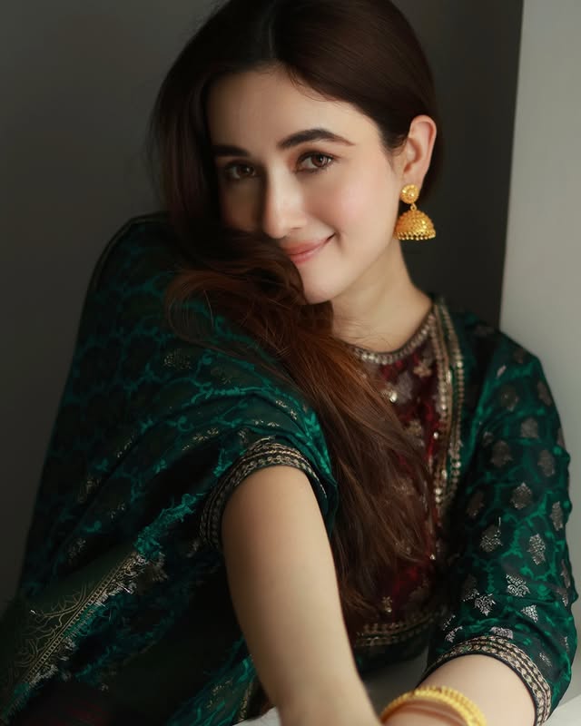 नेपाल की ब्यूटि अदिति बुधाथोकी ने एथनिक लुक में बरपाया कहर, एक्ट्रेस की ...