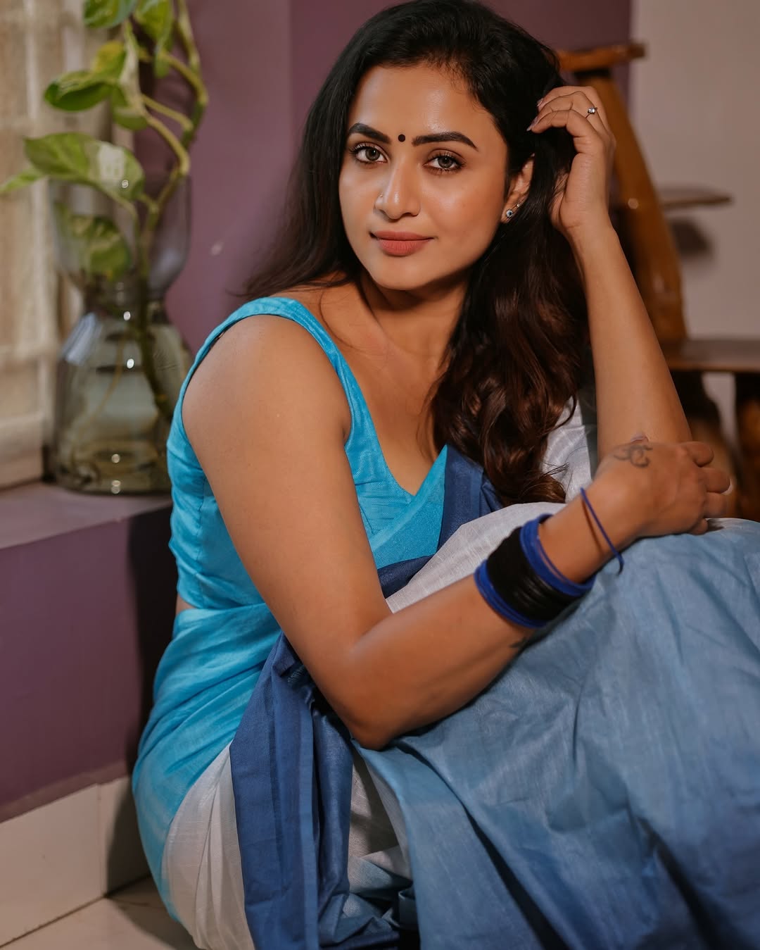 சேலையில் சொக்கவைக்கும் சீரியல் நடிகை.. ஜனனி அசோக் குமார் கிளாமர் போட்டோஷூட்! | Janani Ashok ...