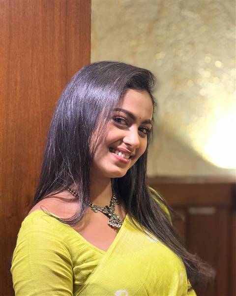 கொள்ளை அழகில் வசீகரிக்கும் சீரியல் நடிகை.. லைக்குகளை குவிக்கும் கேசுவல் ...