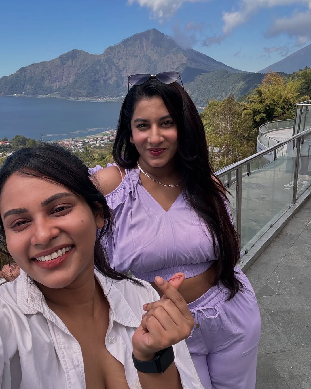 బీచ్‌లో అందాలన్నీ వడ్డించేస్తున్న విష్ణుప్రియ.. డోస్ మాములుగా లేదుగా ...