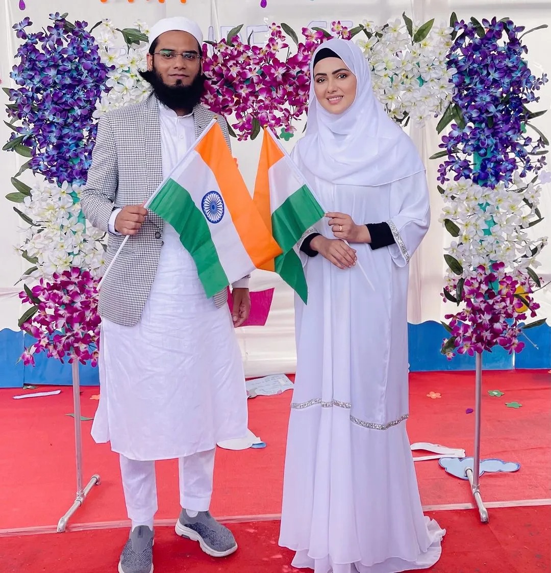 आखिर सना खान की जिंदगी में ऐसा क्या हुआ जिसके कारण उनका रो कर हुआ बुरा ...