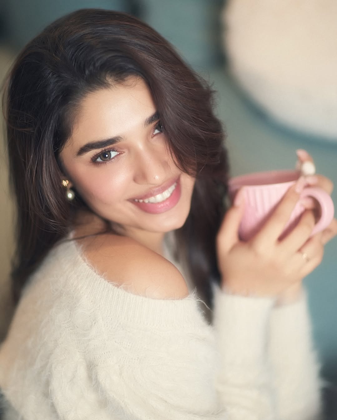 కృతి శెట్టి అందాల జాతర.. కవ్వింపులతో చిచ్చుపెట్టేస్తోందిగా! | Krithi ...