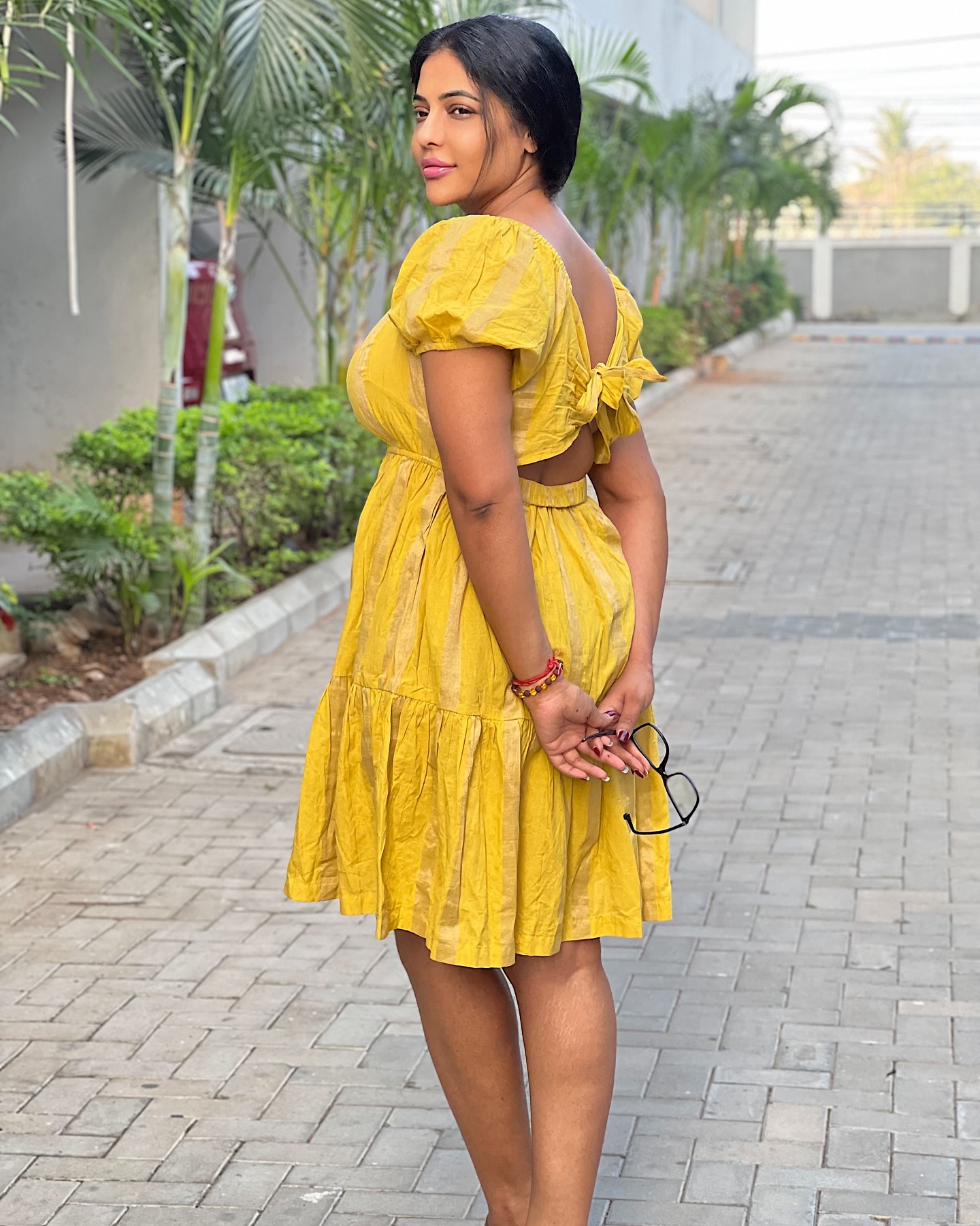 கிளாமர் லுக்கில் பாக்கியலட்சுமி ராதிகா.. வெளியான லேட்டஸ்ட் இன்ஸ்டா போட்டோஸ்! | Reshma Pasupuleti ...