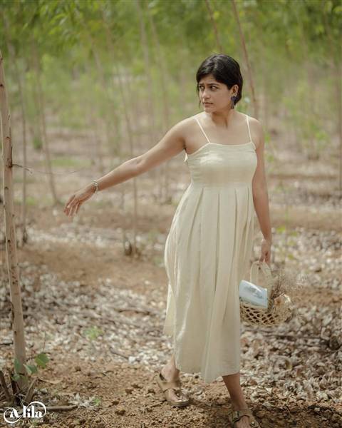 நடிகை அதிதி பாலனா இது? ட்ரெண்டாகும் ரீசென்ட் க்ளிக்ஸ்! | Actress Aditi ...