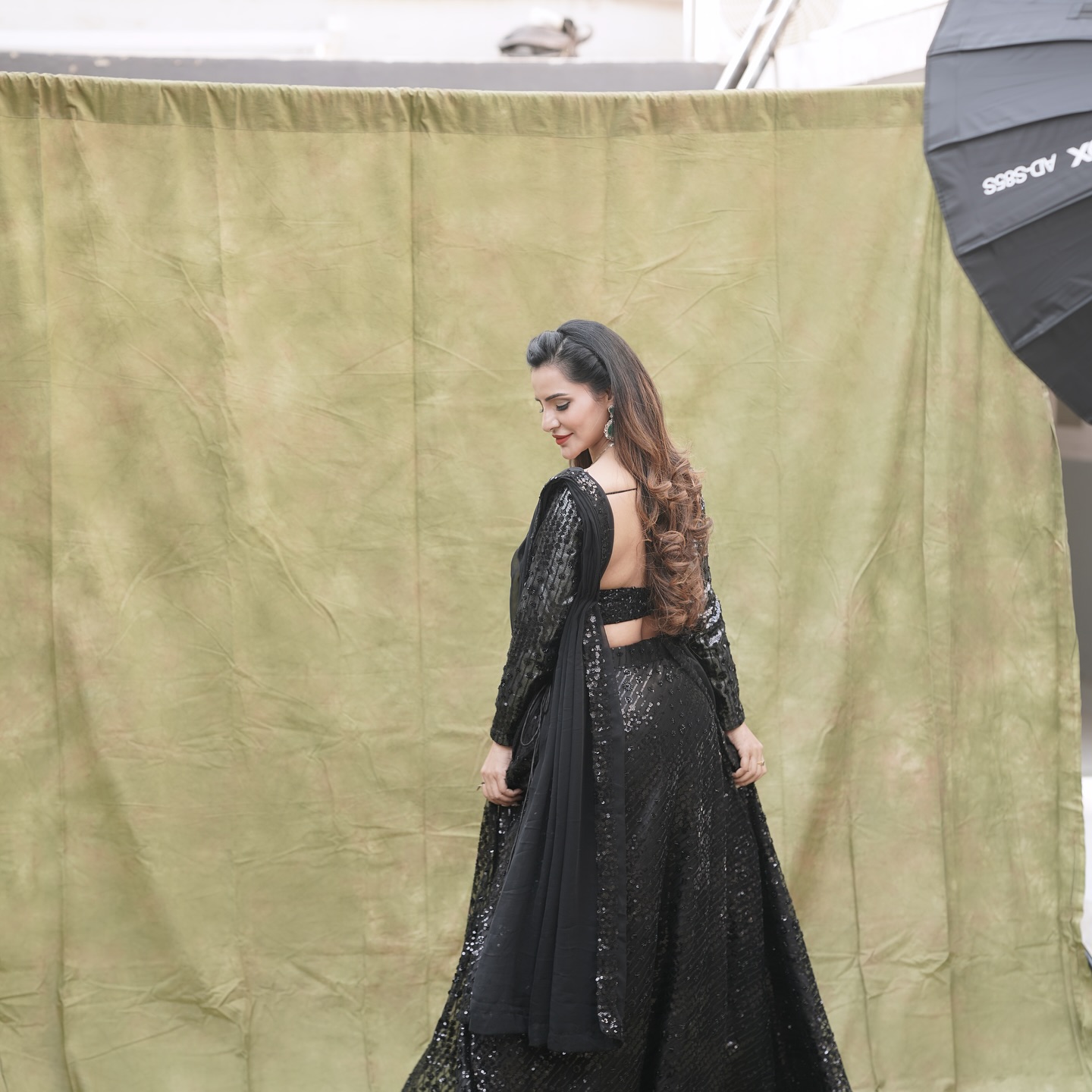 సొగసులతో కిక్కెక్కిస్తున్న అషురెడ్డి.. | Actress Ashu Reddy Beauty Show ...