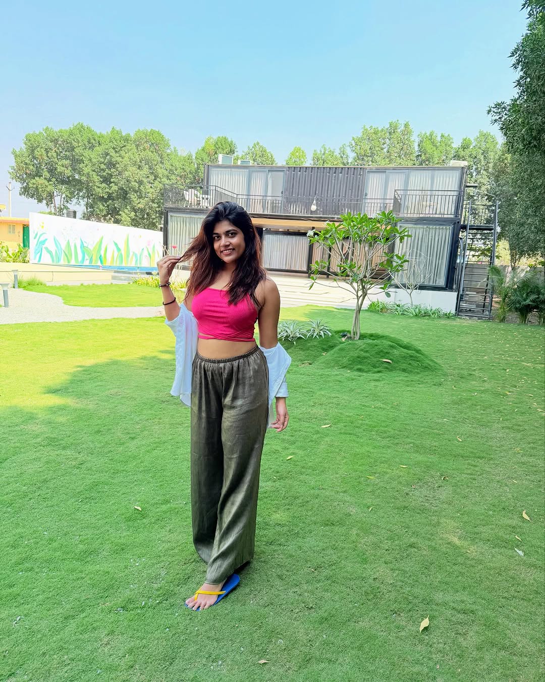 బికినీ షోతో మాయ చేస్తున్న రీతూ చౌదరి.. రచ్చ మాములుగా లేదులే! | Actress Rithu Chowdary Bikini ...