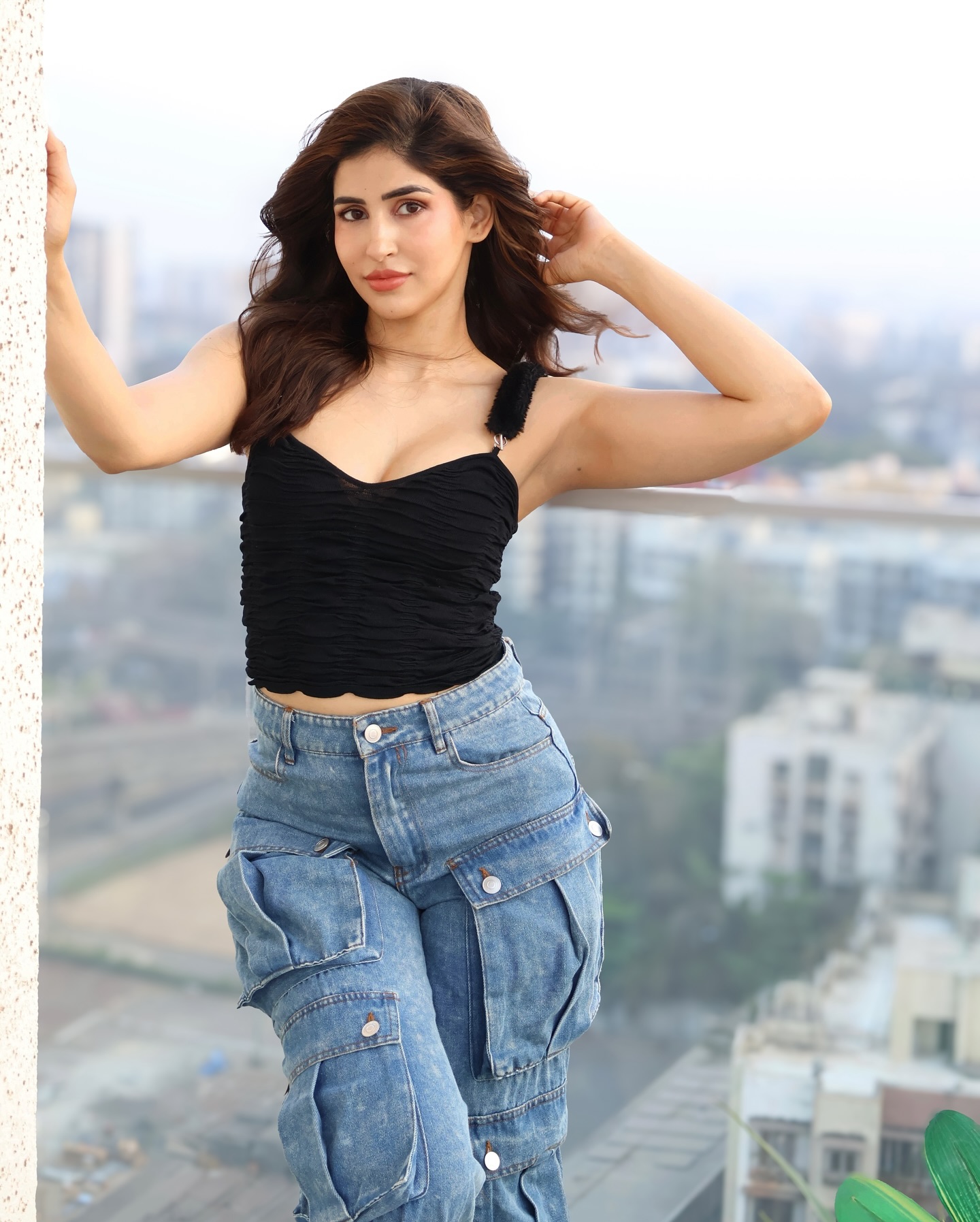 కాక పుట్టిస్తున్న సాక్షి మాలిక్.. అందాల డోస్ రెట్టింపు చేసి మరి ...