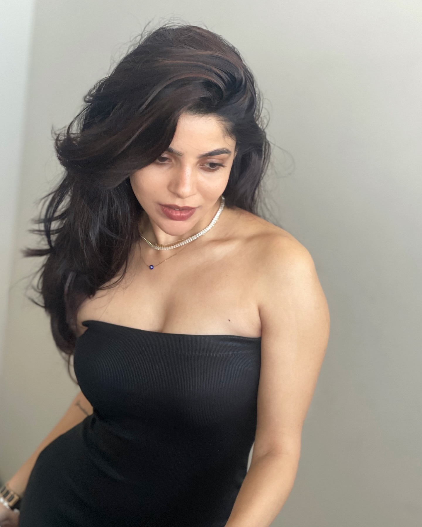 விதவிதமான கிளாமர் போட்டோஸ்.. திவ்யபாரதி பகிர்ந்த லேட்டஸ்ட் கிளிக்ஸ் இதோ ...