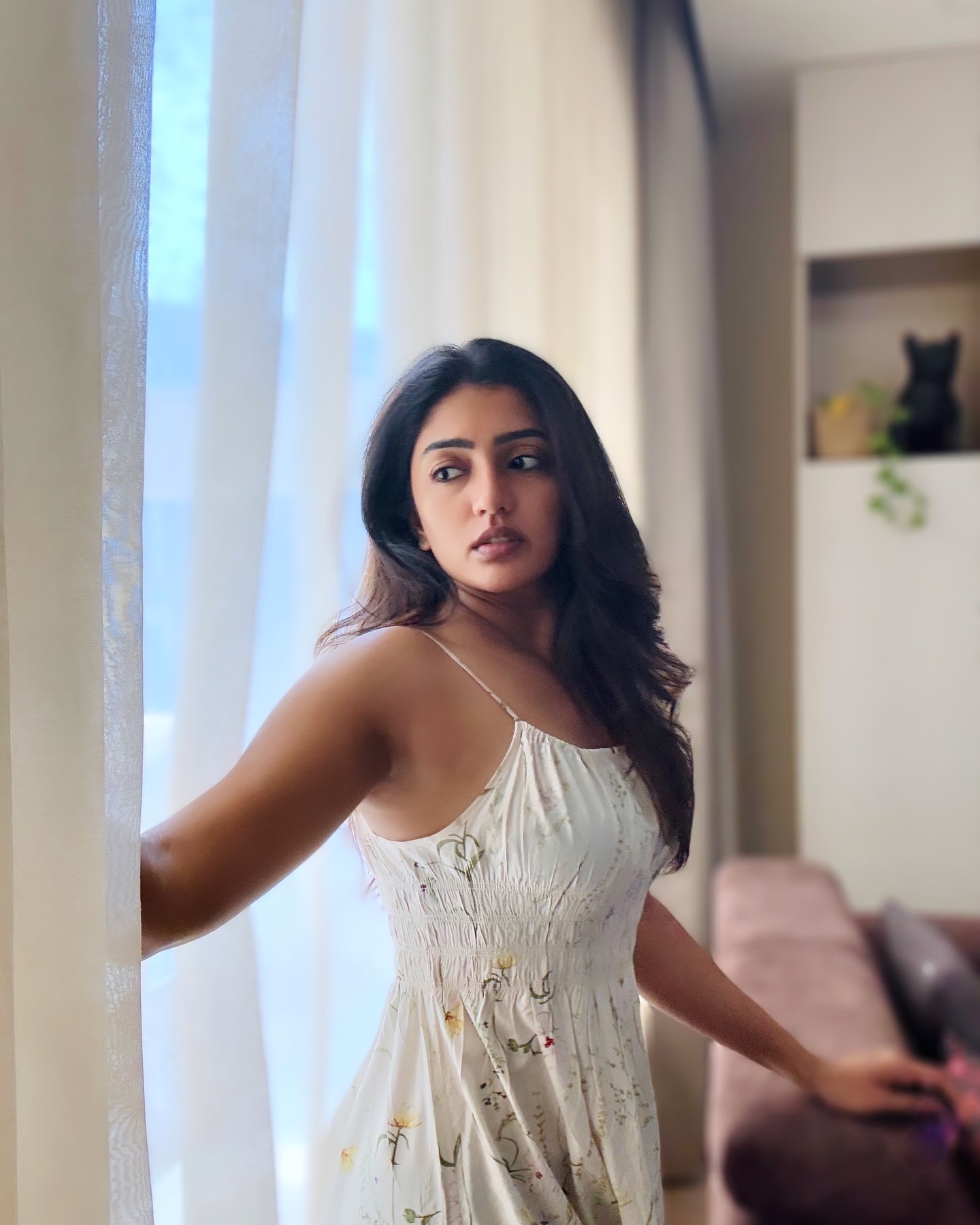 கேஷுவலா ஒரு போட்டோஷூட்.. ஈஷா ரெப்பா லேட்டஸ்ட் கிளிக்ஸ்! | Esha Rebba Casual Photoshoot Clicks ...