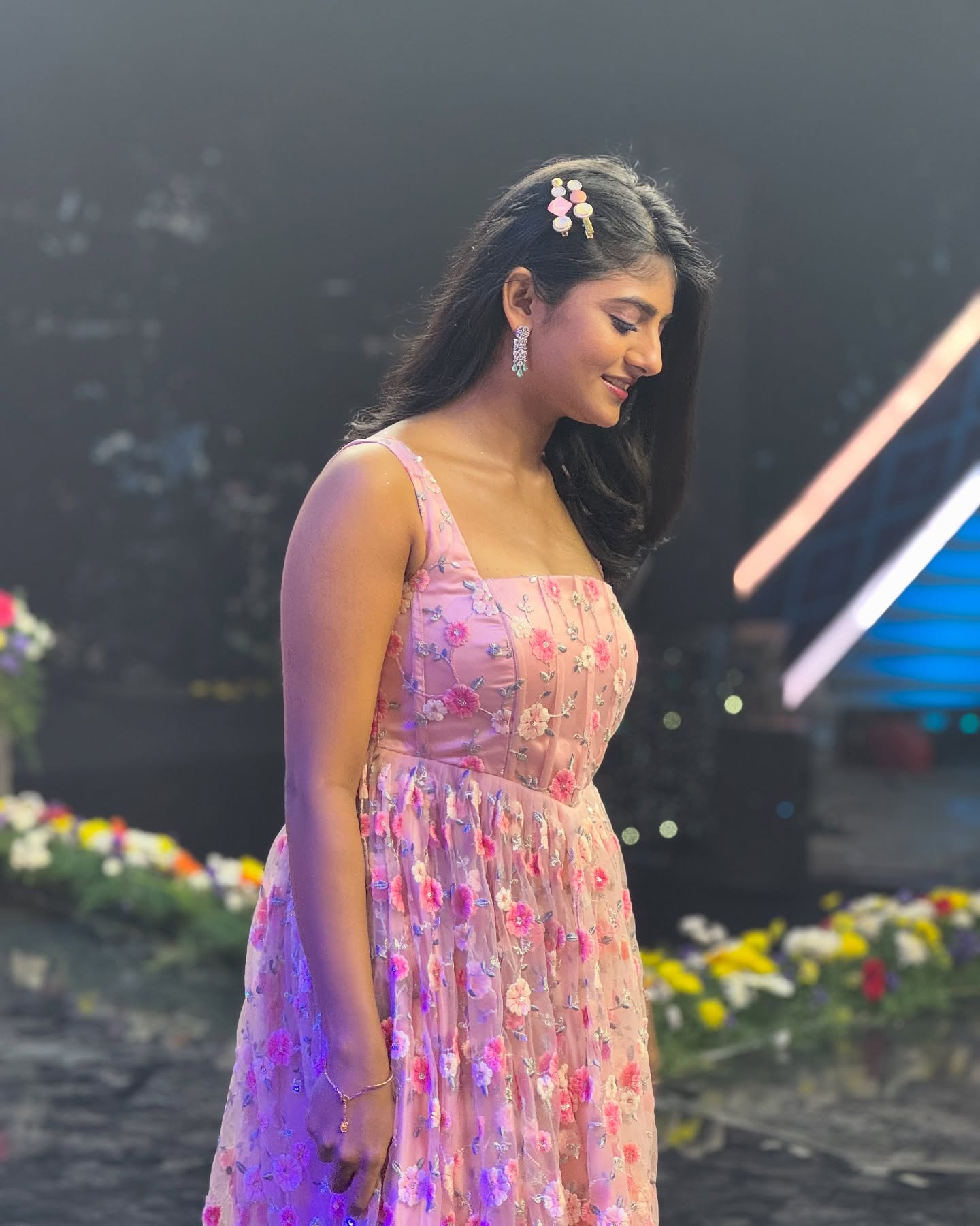 பார்பி லுக்கில்.. சீரியல் நடிகை கேப்ரில்லா சார்ல்டன் லேட்டஸ்ட் கிளிக்ஸ் ...