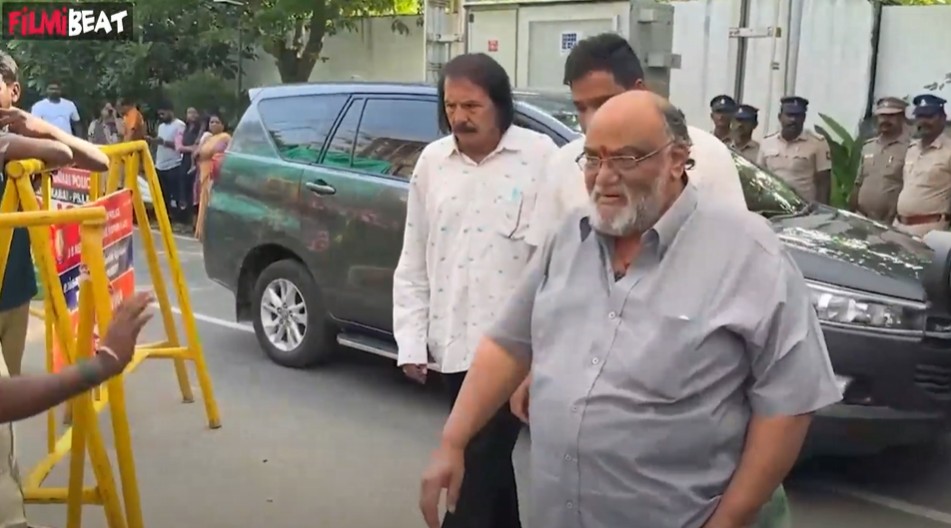 சீமான் முதல் கார்த்திக் சுப்புராஜ் வரை.. மனோஜ் பாரதிராஜா உடலுக்கு ...