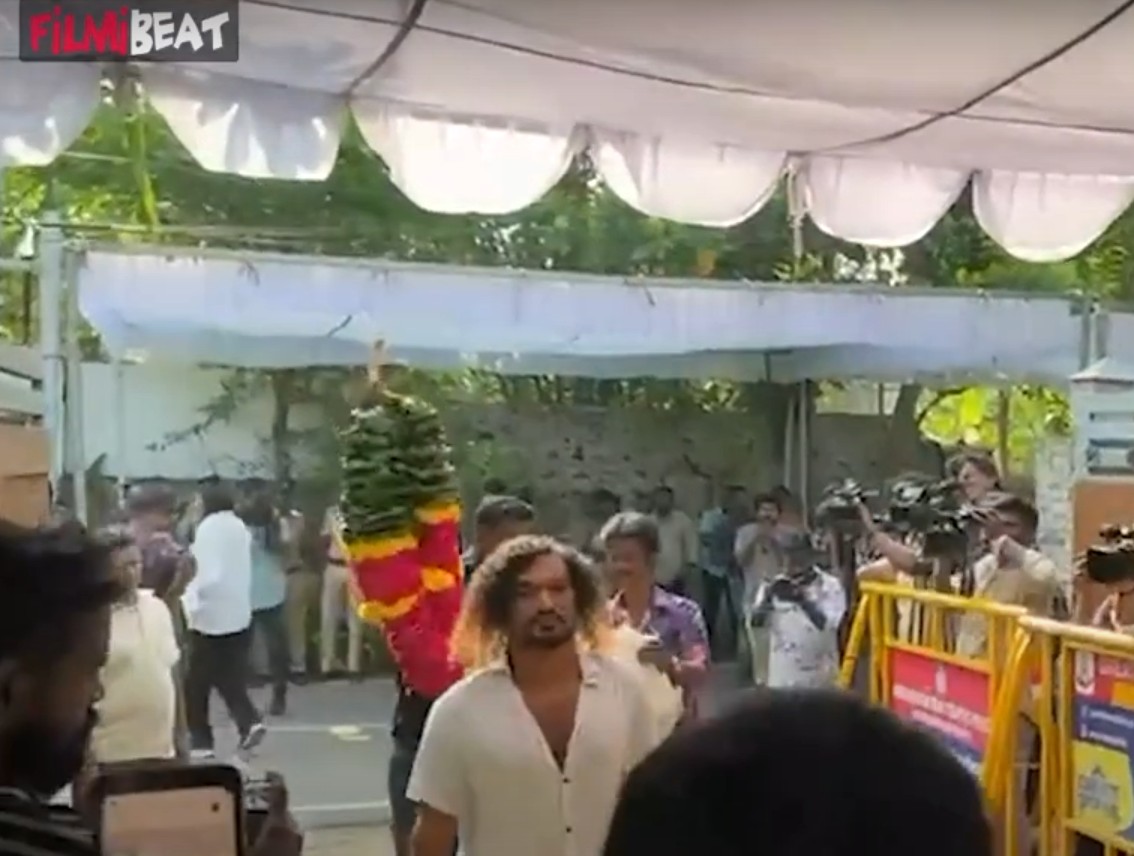 சீமான் முதல் கார்த்திக் சுப்புராஜ் வரை.. மனோஜ் பாரதிராஜா உடலுக்கு ...