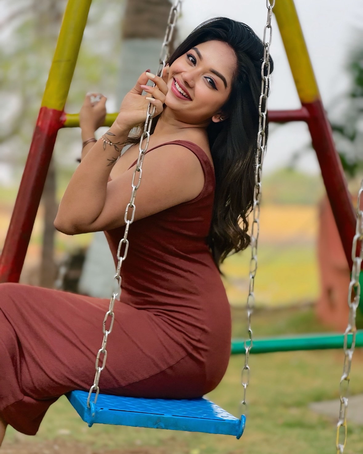 மாடர்ன் உடையில் மயக்கும்.. சீரியல் நடிகை ப்ரீத்தி சர்மாவின் கிளாமர் போட்டோஷூட்! | Preethi Sharma ...