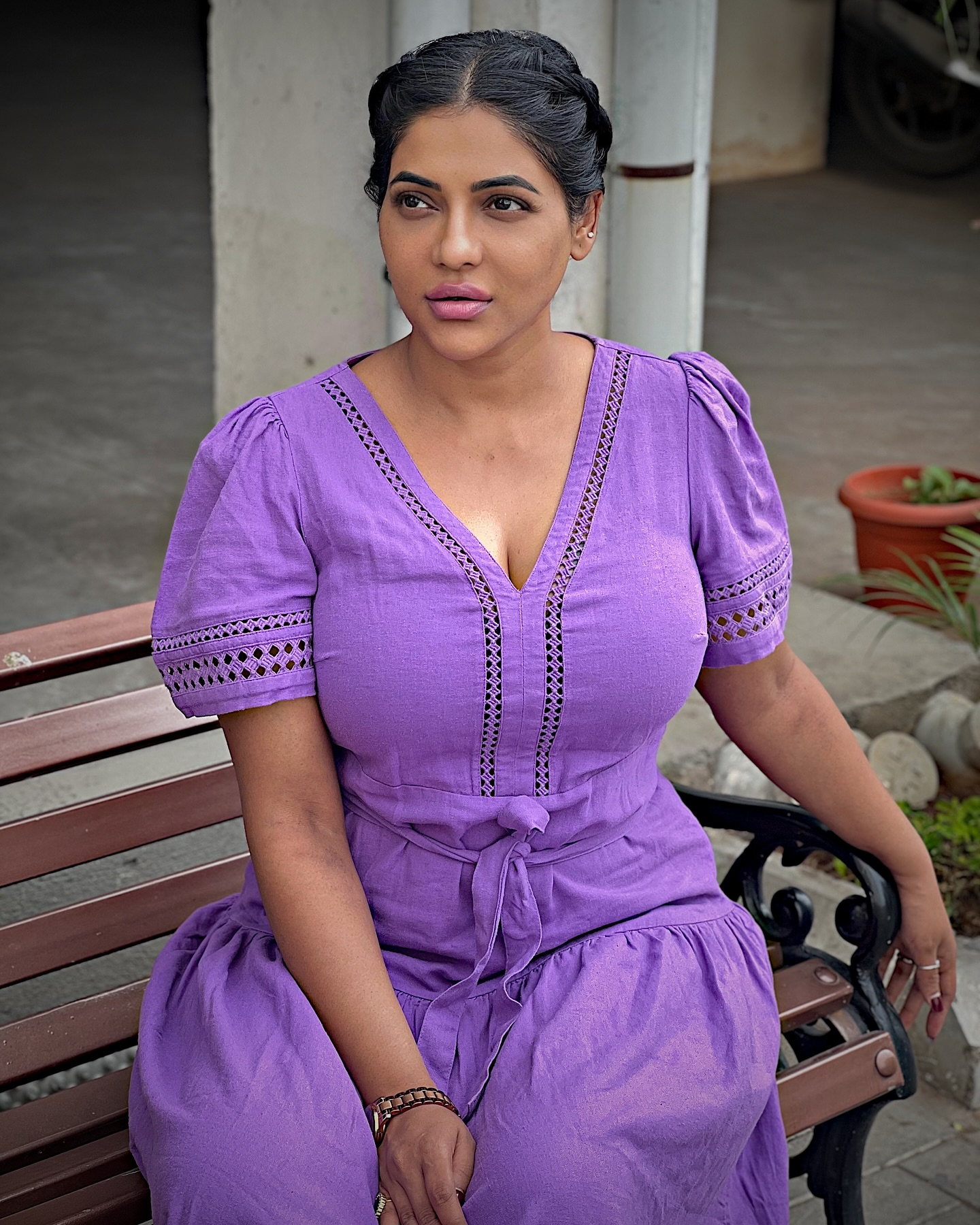 மொட்டைமாடி போட்டோஷூட்.. பாக்கியலட்சுமி ராதிகாவின் லேட்டஸ்ட் கிளிக்ஸ் ...