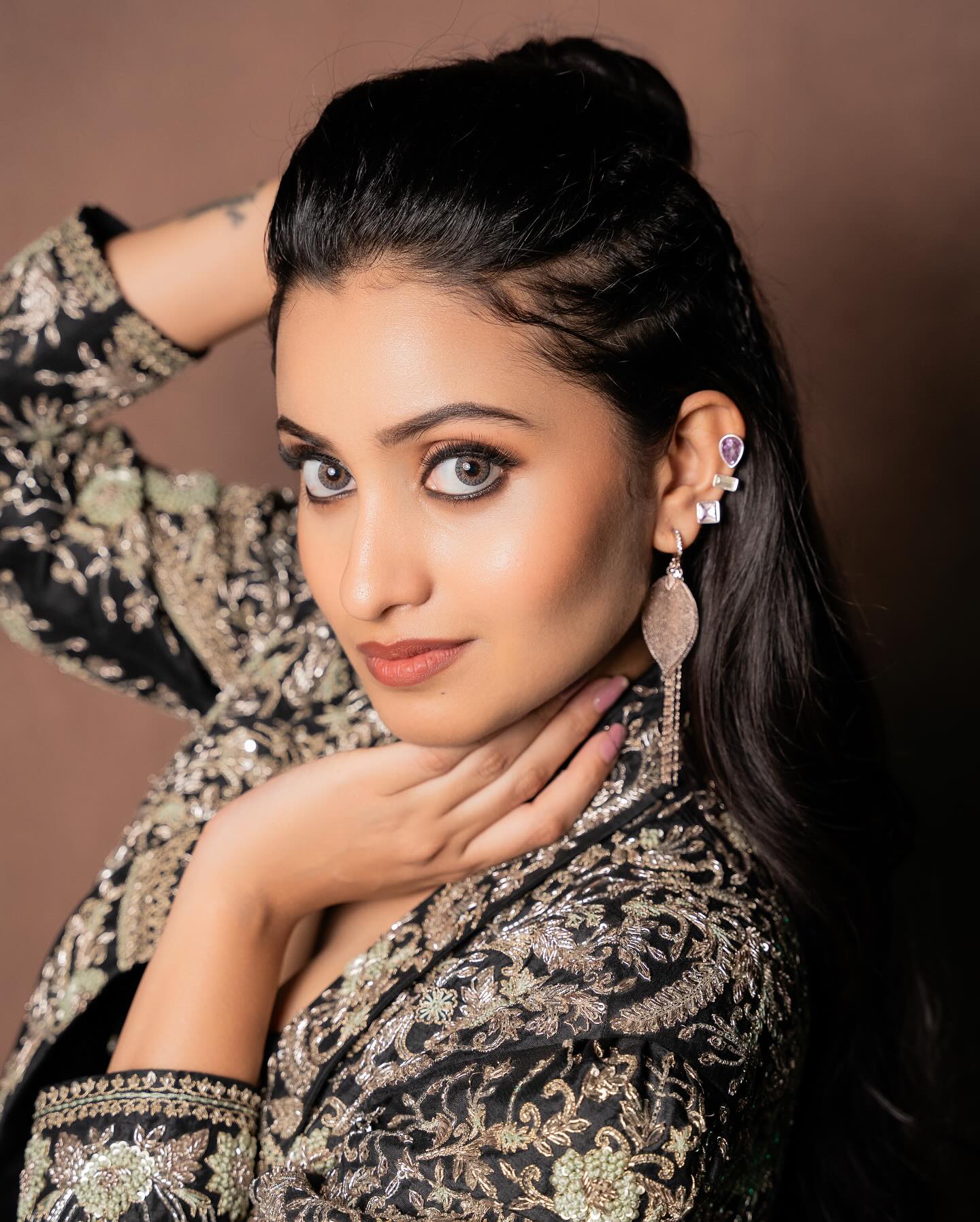 ఫుల్ జోరులో తెలుగు పిల్ల.. లేలేత అందాలతో మైమరిపిస్తుందిగా! | Actress ...