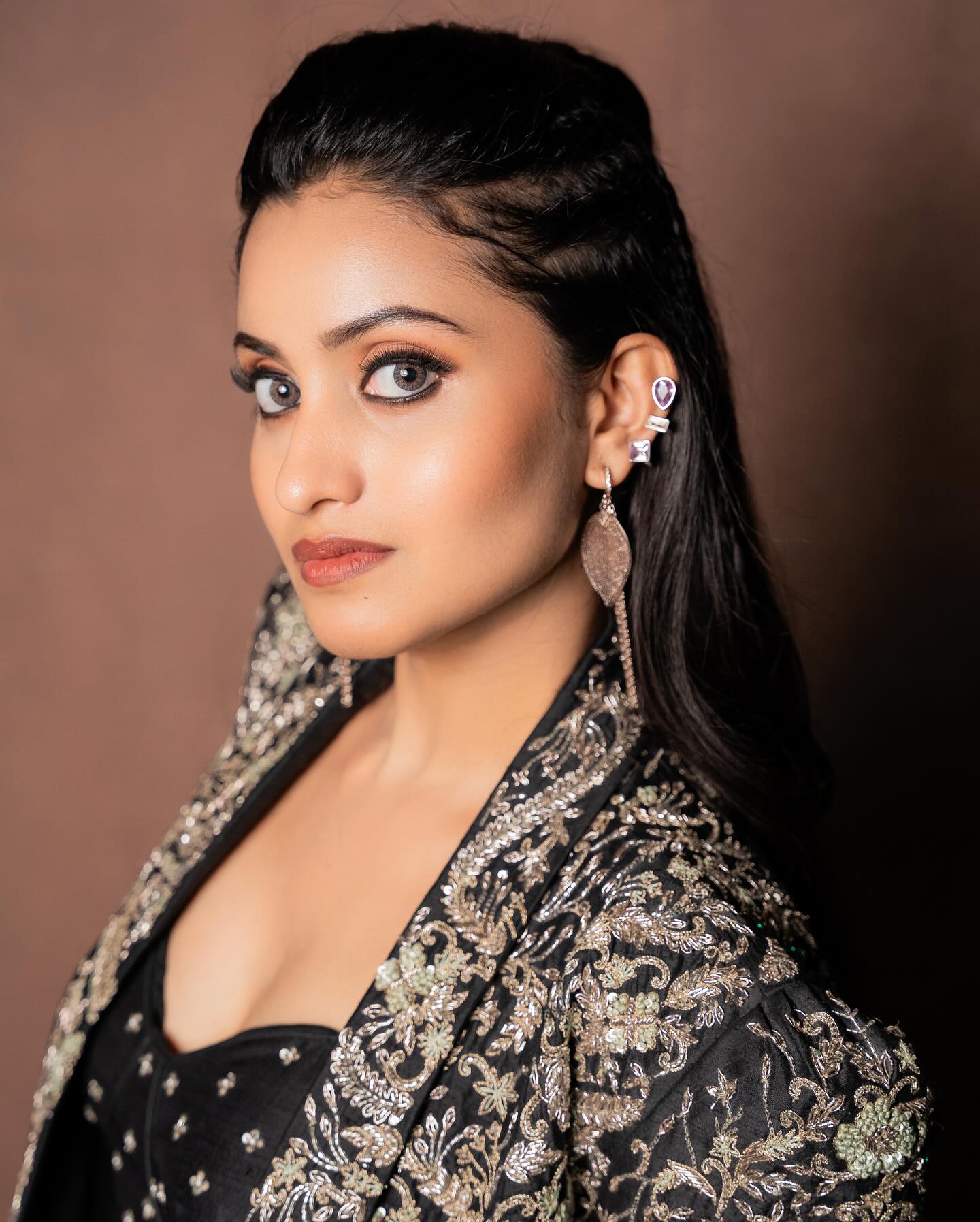 ఫుల్ జోరులో తెలుగు పిల్ల.. లేలేత అందాలతో మైమరిపిస్తుందిగా! | Actress ...