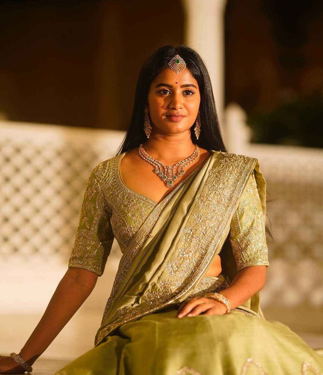 இரவின் நிழல் பட நாயகி பிரிகிடா சாகா.. லேட்டஸ்ட் கிளாமர் போட்டோஷூட் ...