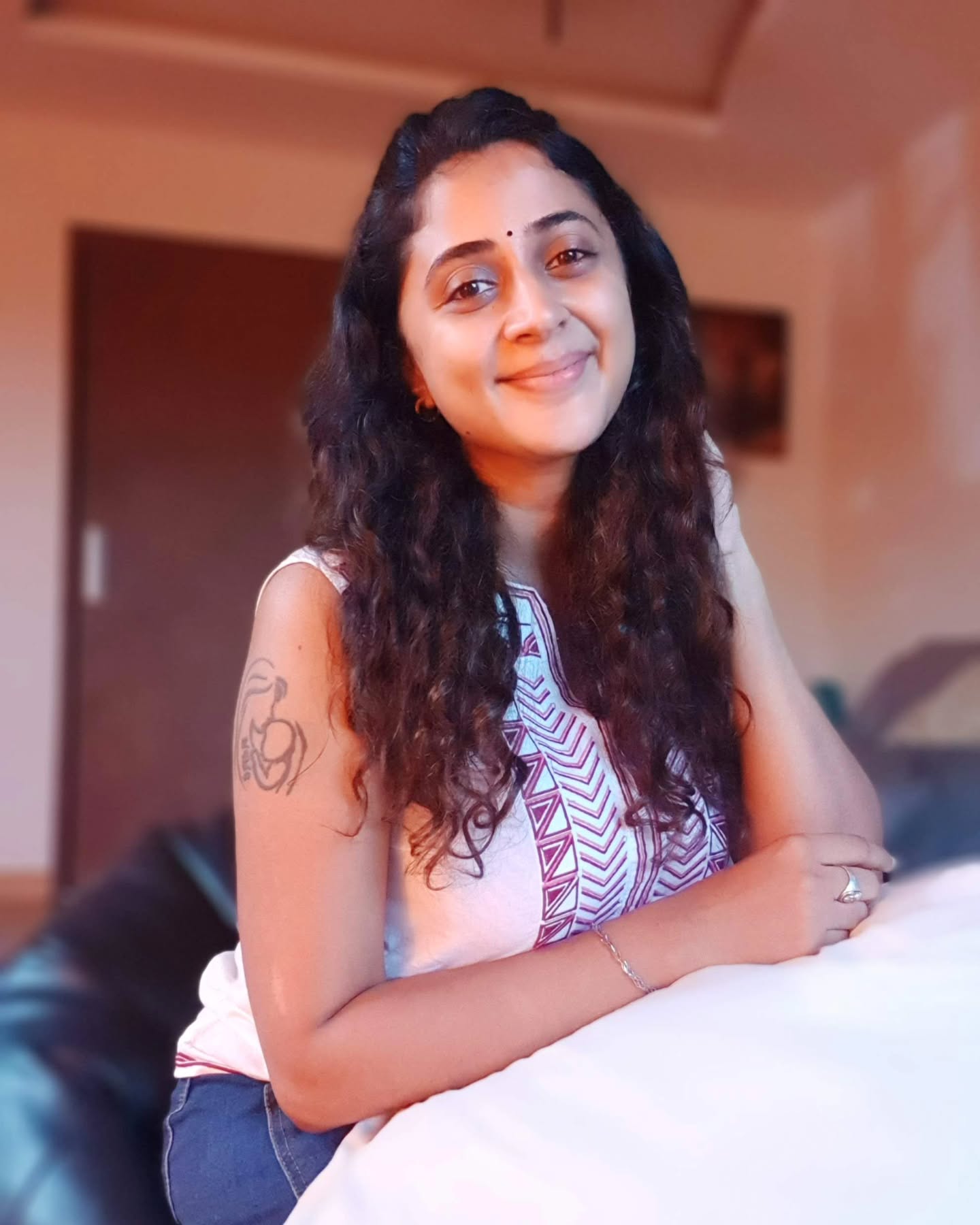 மகாபலிபுரம் பீச்சில் வைப் பண்ணும் சீரியல் நடிகை.. கனிகா லேட்டஸ்ட் ...