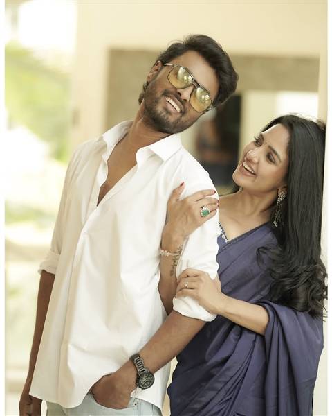 பிக்பாஸில் மலர்ந்த சீரியல் நடிகையின் காதல்.. இணையத்தில் கலக்கும் ப்ரீ ...