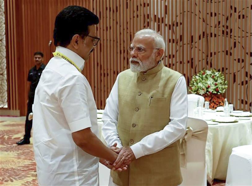 நிதி ஆயோக் கூட்டத்தில் முதல்வர் மு.க. ஸ்டாலின்.. பிரதமர் மோடியுடன் ...
