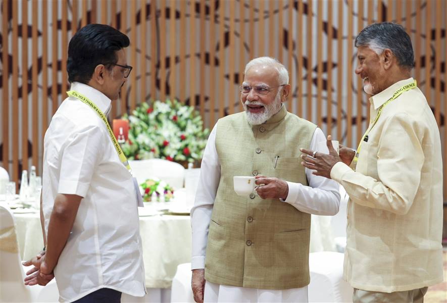 நிதி ஆயோக் கூட்டத்தில் முதல்வர் மு.க. ஸ்டாலின்.. பிரதமர் மோடியுடன் ...