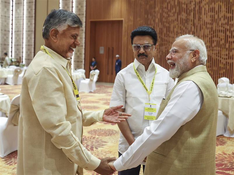 நிதி ஆயோக் கூட்டத்தில் முதல்வர் மு.க. ஸ்டாலின்.. பிரதமர் மோடியுடன் ...