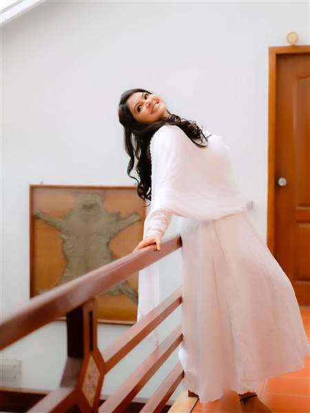 வெள்ளை சுடிதாரில் ஏஞ்செல் போல.. ரசிகர்கள் மனதை பறிக்கும் ரச்சிதா ...