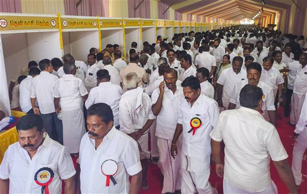 மதுரை திமுக பொதுக்குழு! அலைமோதும் கட்சி தொண்டர்கள்.. ஸ்பெஷல் போட்டோஸ் ...