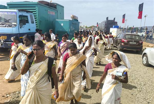 மதுரை திமுக பொதுக்குழு! அலைமோதும் கட்சி தொண்டர்கள்.. ஸ்பெஷல் போட்டோஸ் ...