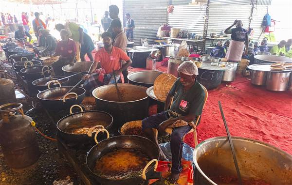 மதுரை திமுக பொதுக்குழு! அலைமோதும் கட்சி தொண்டர்கள்.. ஸ்பெஷல் போட்டோஸ் ...