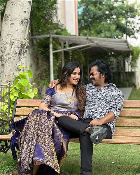 அதே இடம்! ஆனா இப்போது.. திருமணத்துக்கு பிறகு முக்கிய நபருடன் சென்ற ...