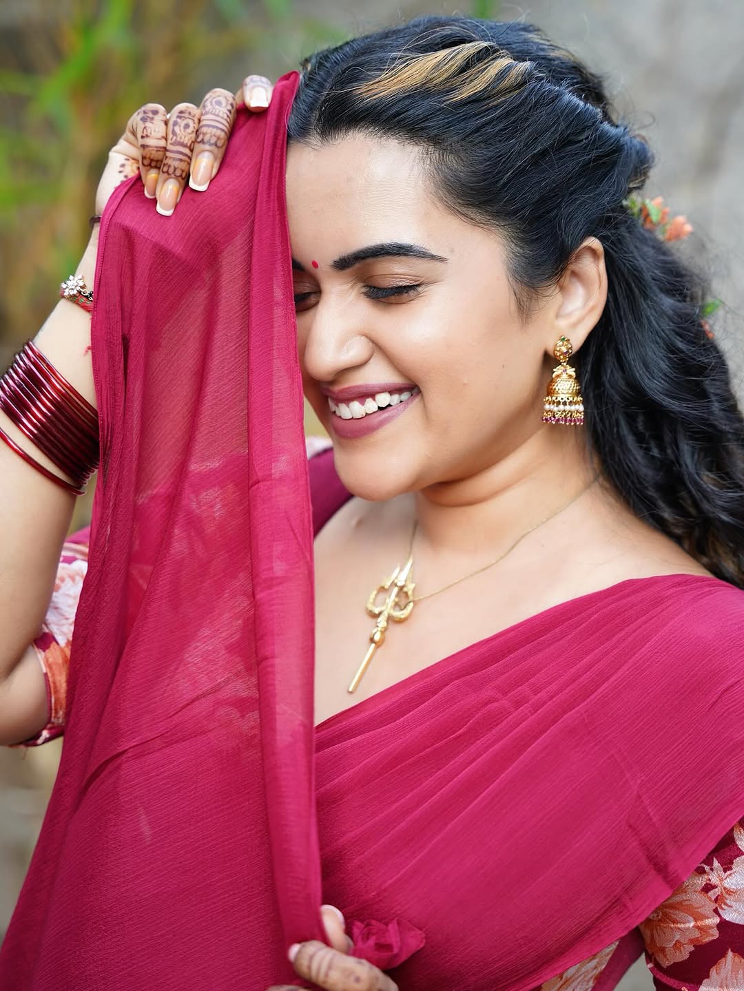 లంగా ఓణీలో స్రవంతి కేక ఎహే..! | Anchor Sravanthi Chokkarapu Goes ...