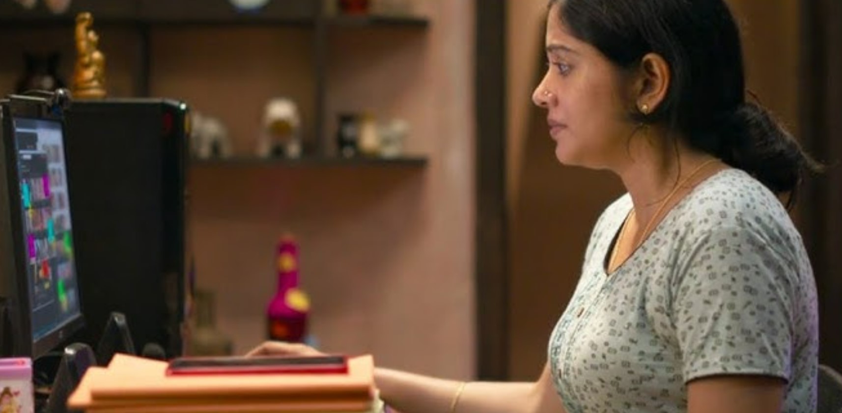 OTT Clicks: லிங்கை கிளிக் செய்ததால் நடந்த விபரீதம்.. சிக்கலில் மாட்டிக்கொண்ட பெண்.. இந்த மலையாள ...