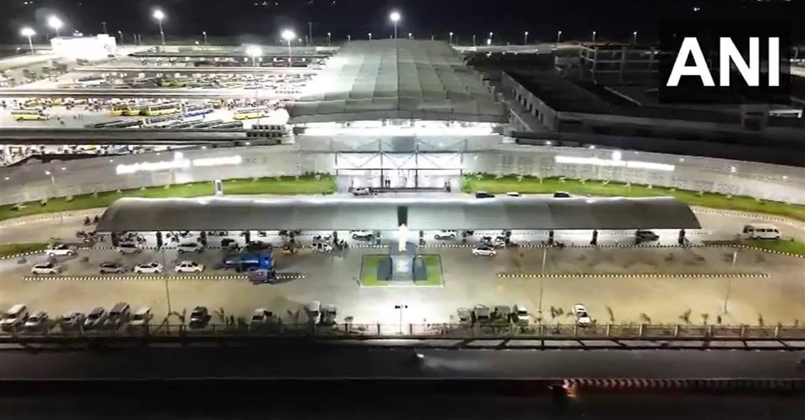 பட்டையைக்கிளப்பும் 'பஞ்சப்பூர்' பேருந்து நிலையம்.. பஸ் ஸ்டாண்டா ...