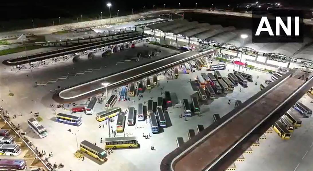 பட்டையைக்கிளப்பும் 'பஞ்சப்பூர்' பேருந்து நிலையம்.. பஸ் ஸ்டாண்டா ...