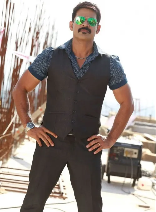 சூதாட்டம், மோசடி போன்ற வழக்குகளில் சிக்கிய தமிழ் நடிகர்கள்.. யாரெல்லாம் ...