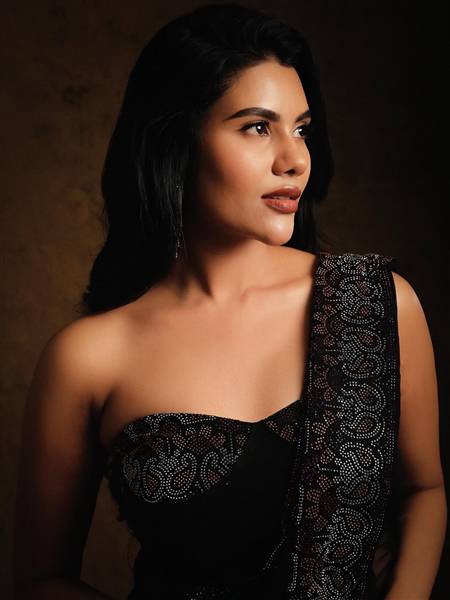 காம்பேக்னா இப்படி இருக்கணும்.. சீரியல் நடிகை நிவிஷாவின் லேட்டஸ்ட் ...