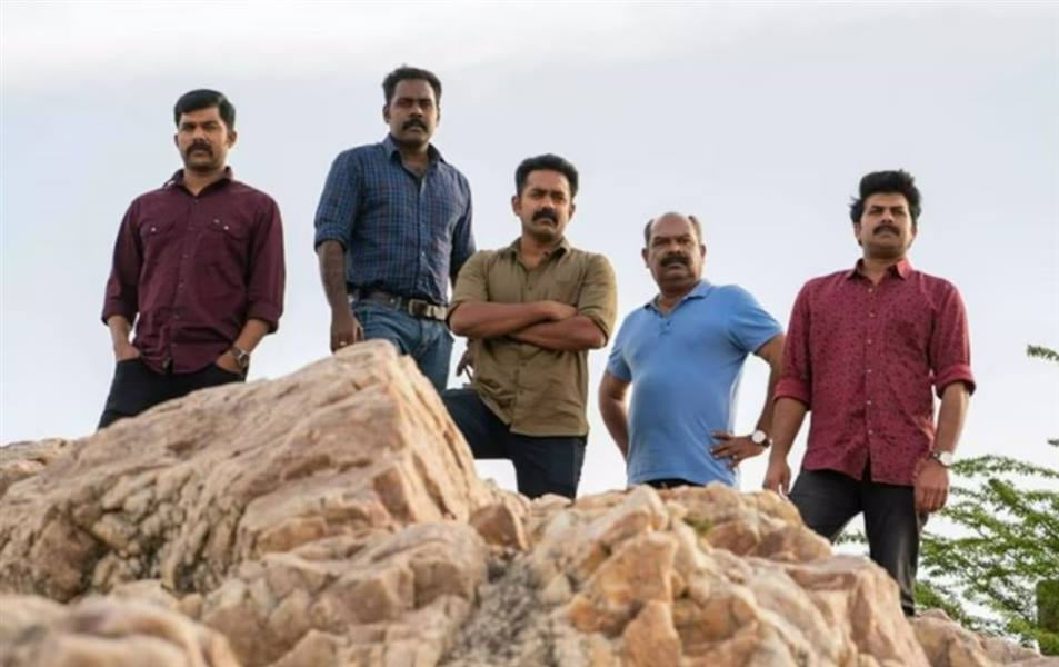 OTT Clicks: 'தீரன் அதிகாரம் ஒன்று' படத்திற்கு இணையான.. இந்த திரில்லர் மலையாள படத்தை ...