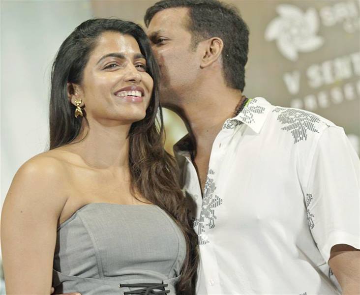 கல்யாண களை வந்திருச்சே.. விஷால் - சாய் தன்ஷிகா நிச்சயதார்த்தம்.. போட்டோஸ்! | Vishal Sai ...