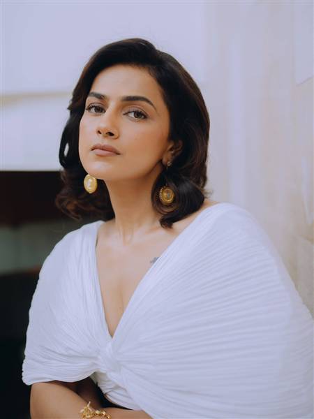 ஸ்டன்னிங் அவுட்பிட்டில் ஷ்ரத்தா ஸ்ரீநாத்.. கவனத்தை ஈர்க்கும் லேட்டஸ்ட் க்ளிக்ஸ்! | Actress ...