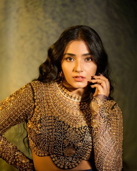 ஸ்டன்னிங் லுக்கில் இணையத்தை கலக்கும் ரஜீஷா.. லைக்குகளை குவிக்கும் ரசிகர்கள்! | Actress Rajisha ...