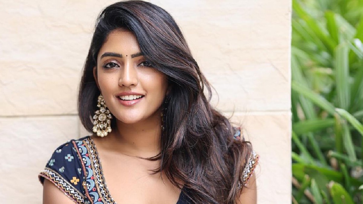 ఘాటు అందాలతో హీటెక్కిస్తున్న ఈషా రెబ్బ. | Actress Esha Rebba Gorgeous ...